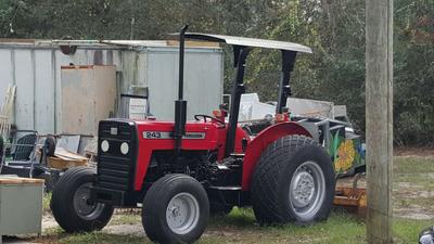 Massey Ferguson 243 Massey Ferguson graden tractor and box blade ...