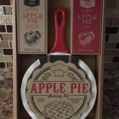 Deacon Family Farms Gourmet Apple Pie Baking Kit Pie Dish Crust Mix for ...