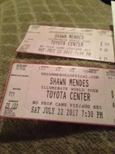 2 Shawn Mendes illuminate world tour tickets at the Toyota center July ...