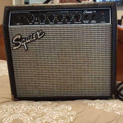 Squier Champ Fender 15 Portable Guitar Amplifier And Speaker for sale ...