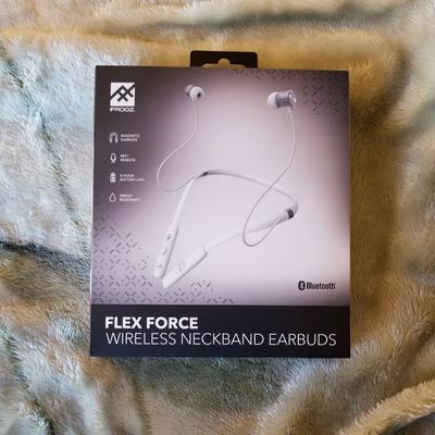 IHip Advanced APP2 Earphones With Built-In Mic and Travel Pouch for ...