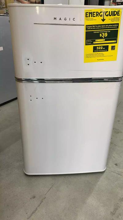 Magic Chef Retro 3.2 Cu. Ft. 2 Door Mini Fridge in White for sale in ...