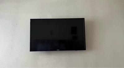 Samsung small TV for sale in San Diego, CA - 5miles: Buy and Sell