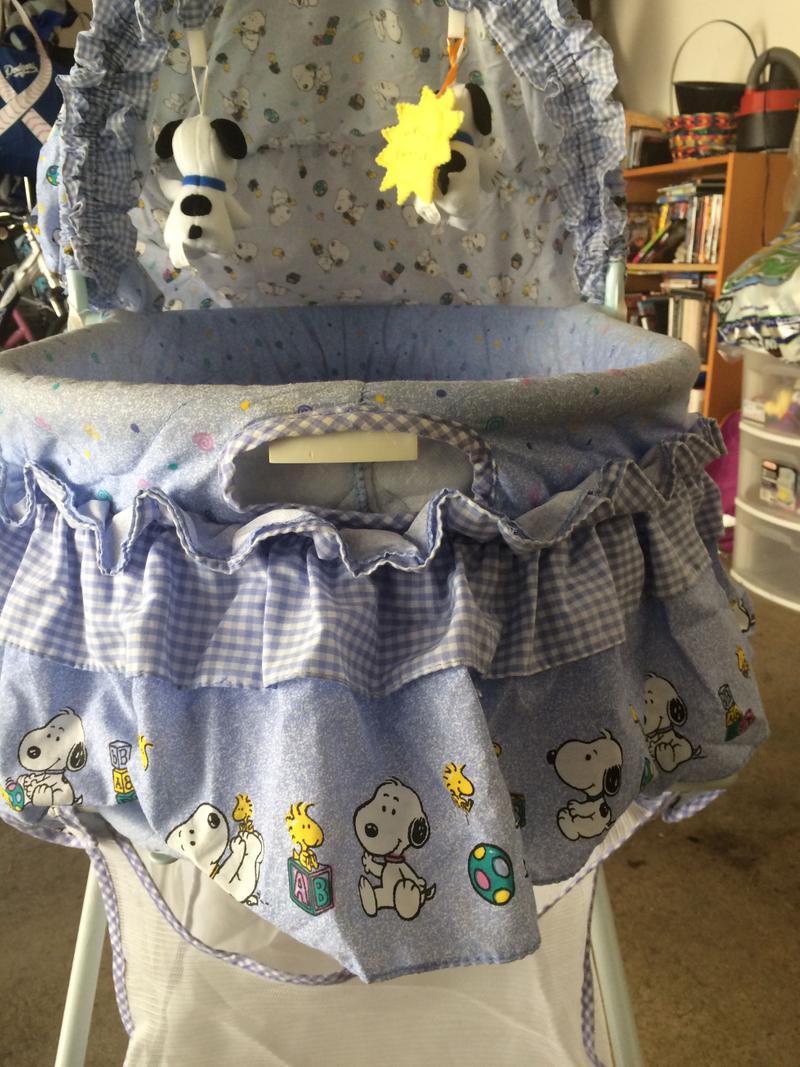 Baby Snoopy bassinet for sale in Orange, CA - 5miles: Buy and Sell