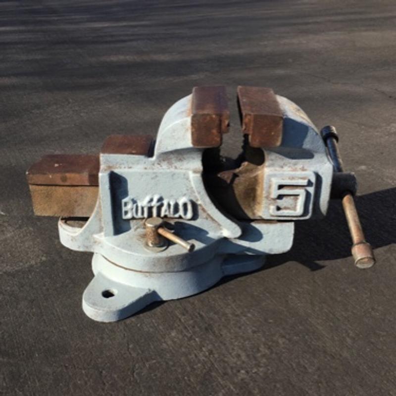 Vintage Buffalo Mfg. Co. Heavy Duty Bench Vise w/ 5" Opening & Locking ...