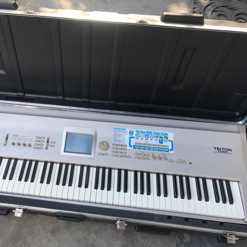 KORG Triton Studio 88 Keyboard/Workstation w CASE for sale in Inglewood ...