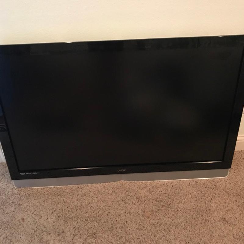 Vizio flat Screen Tv 52 inch for sale in Aledo, TX - 5miles: Buy and Sell