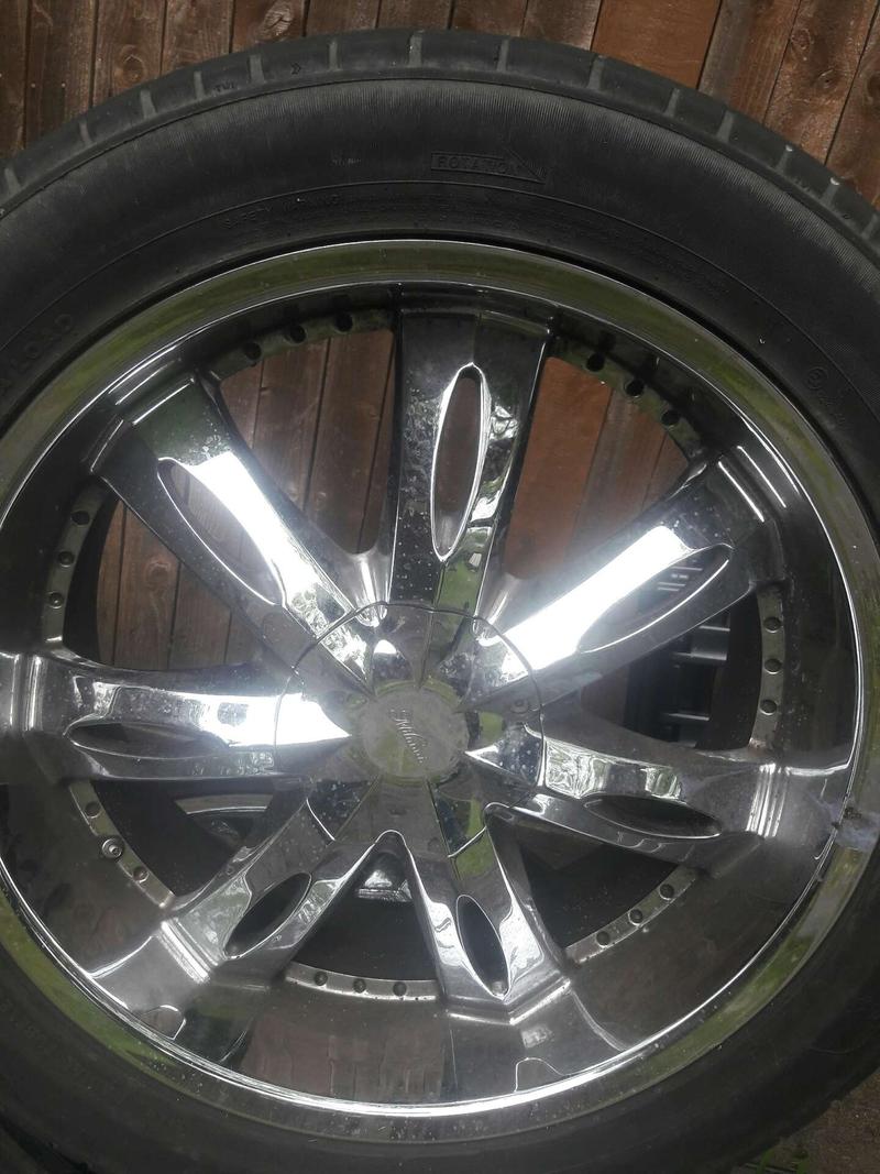 Universal 8 hole rims 22 inch for sale in Garland, TX - 5miles: Buy and ...