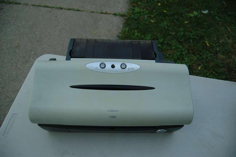 Canon I560 Desktop Photo Inkjet Printer I'm not sure if need ink but ...