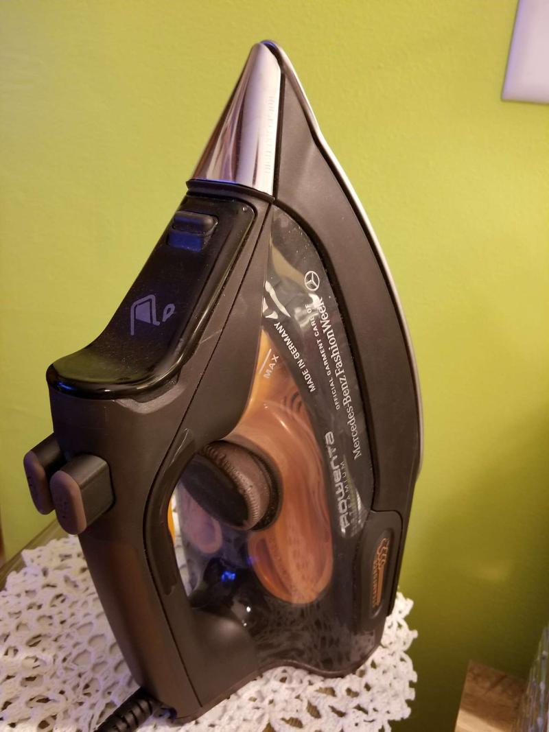 Rowenta Mercedes benz fashion week steamium 1800 Watt steam iron for ...