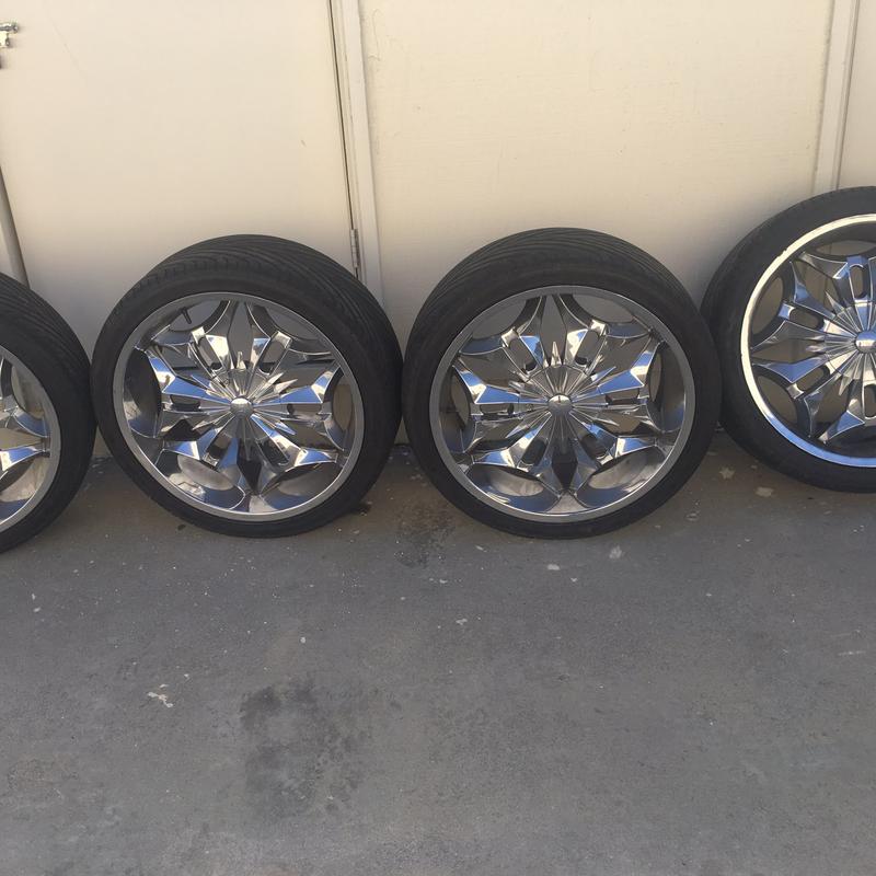 Rims and Tires 22" Inch Chevy Silverado 6 bolt OBO size my $400 for ...