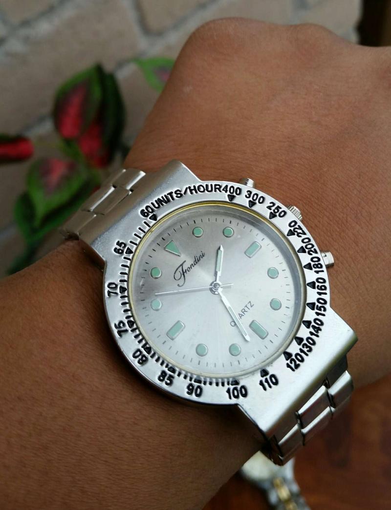 Fondini Silver Tone Men's Watch with a New / Fresh battery. FIRM PRICE ...