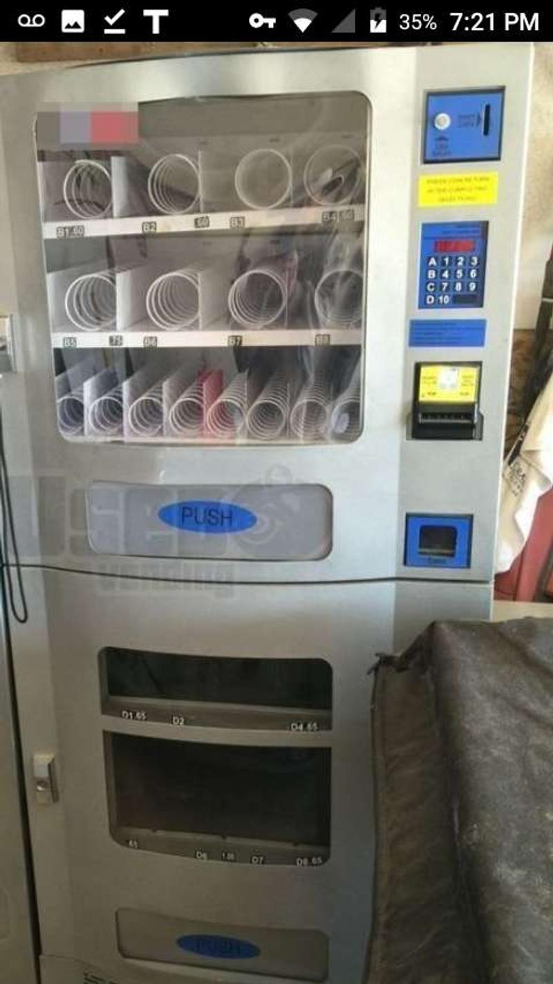 Deli Express combo snack and soda vending machine for sale in Turlock ...