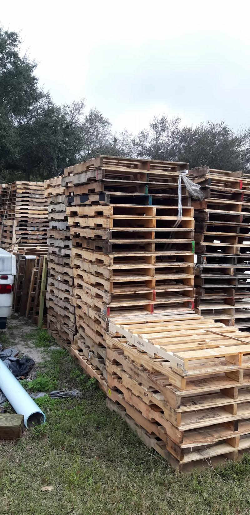 40x48 wood pallets for sale in Holiday, FL - 5miles: Buy and Sell