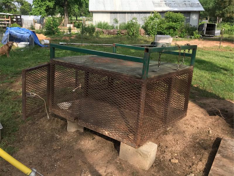 Metal hog dog box for sale in Gilmer, TX - 5miles: Buy and Sell
