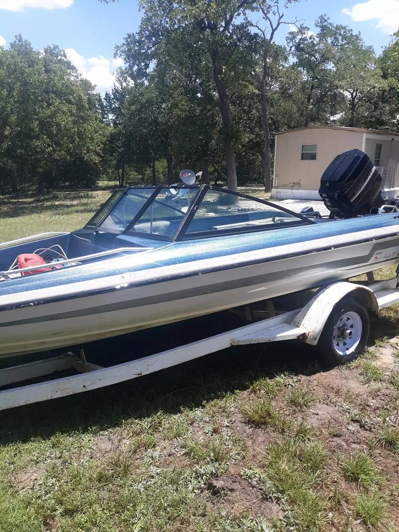 1985 17foot Dyna Trak with Mercury Black Max 150 that runs with titles ...