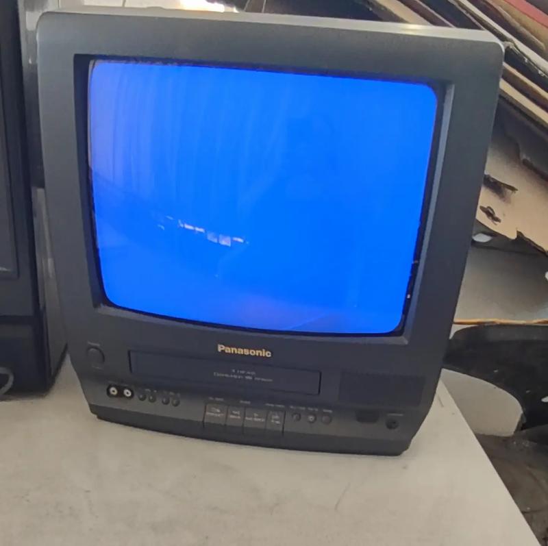 Panasonic 4 Head Omnivision VHS FM Radio Retro TV for sale in Los ...