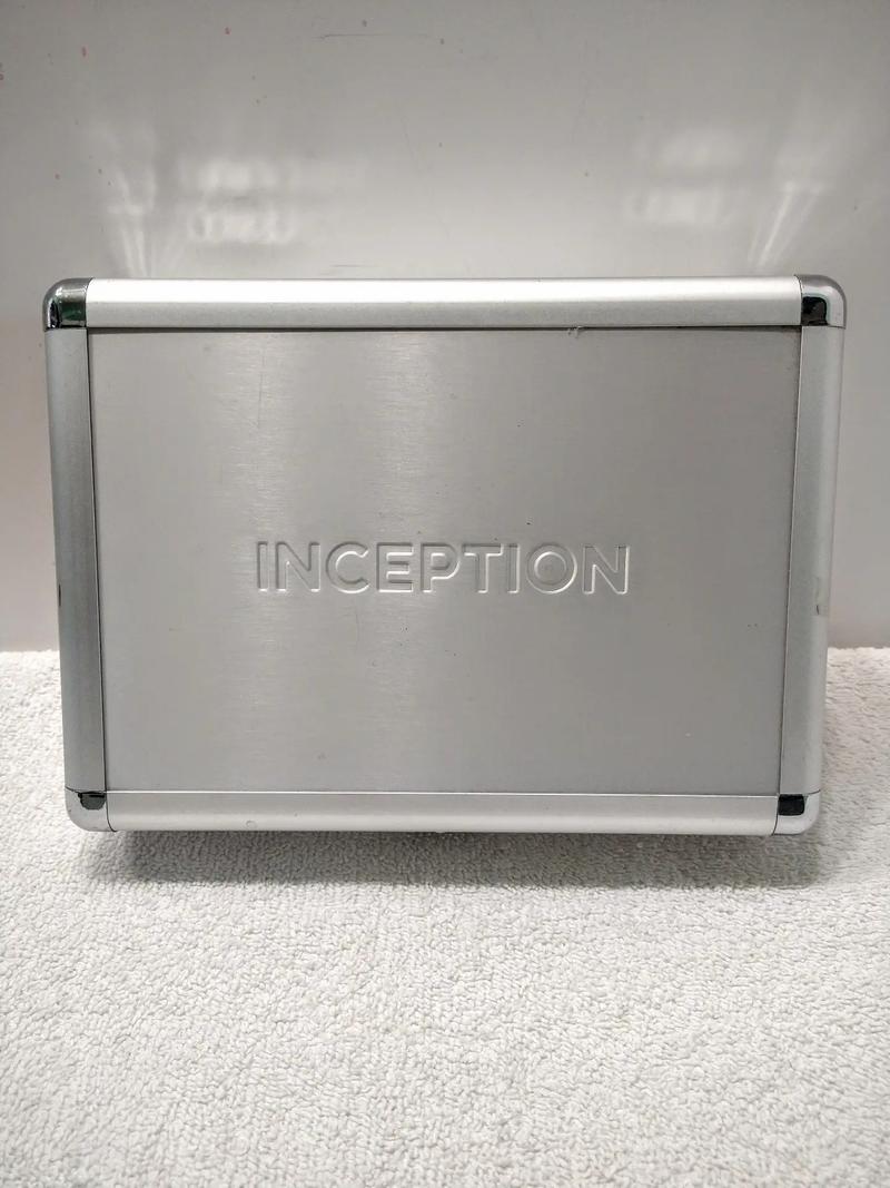 'Inception' Dream Machine Limited Edition Briefcase - 3 Disc Blu-Ray ...