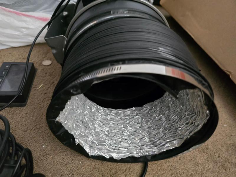 AC Infinity 8" inlet/outlet fan and a 4"inlet outlet fan for sale in El ...