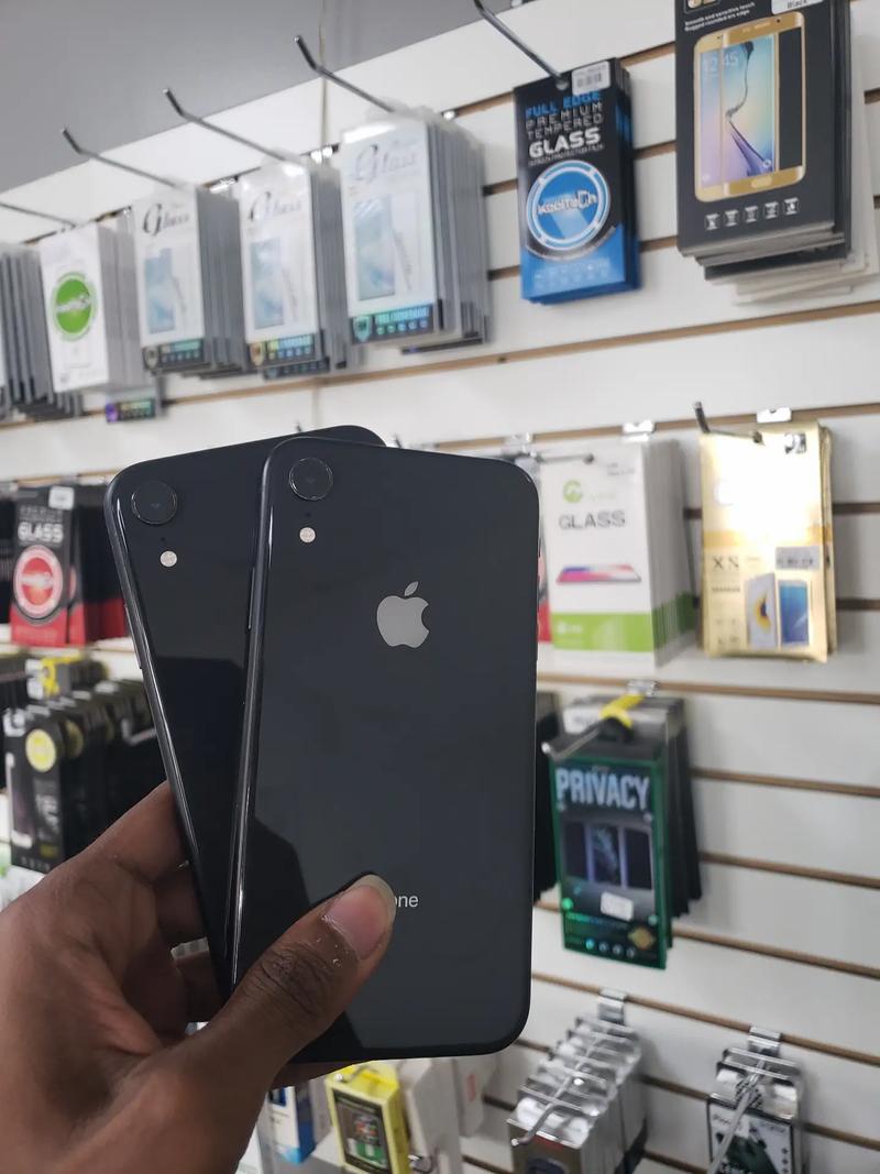 Iphone Xr 64gb Factory Unlocked and comes with 30days Warranty for sale ...