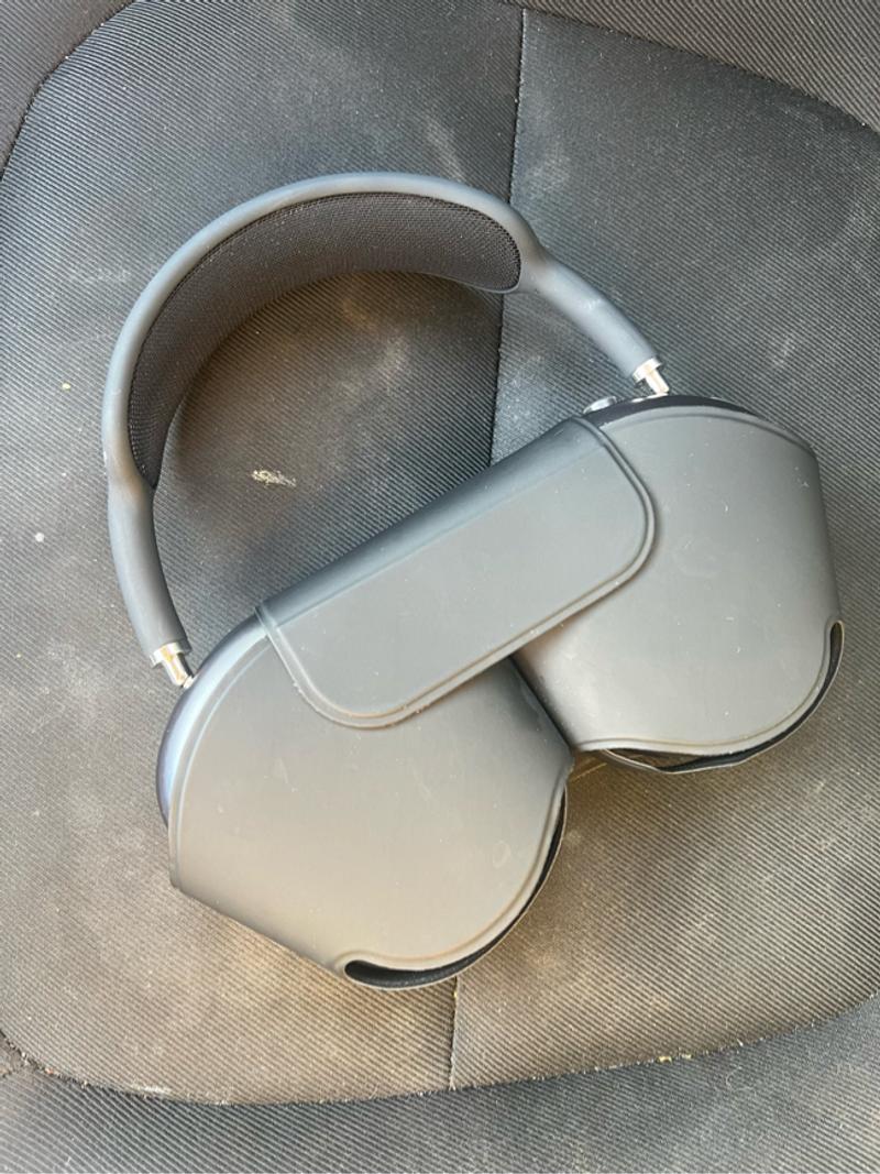 Apple air pod pro max for sale in Arlington, TX - 5miles: Buy and Sell